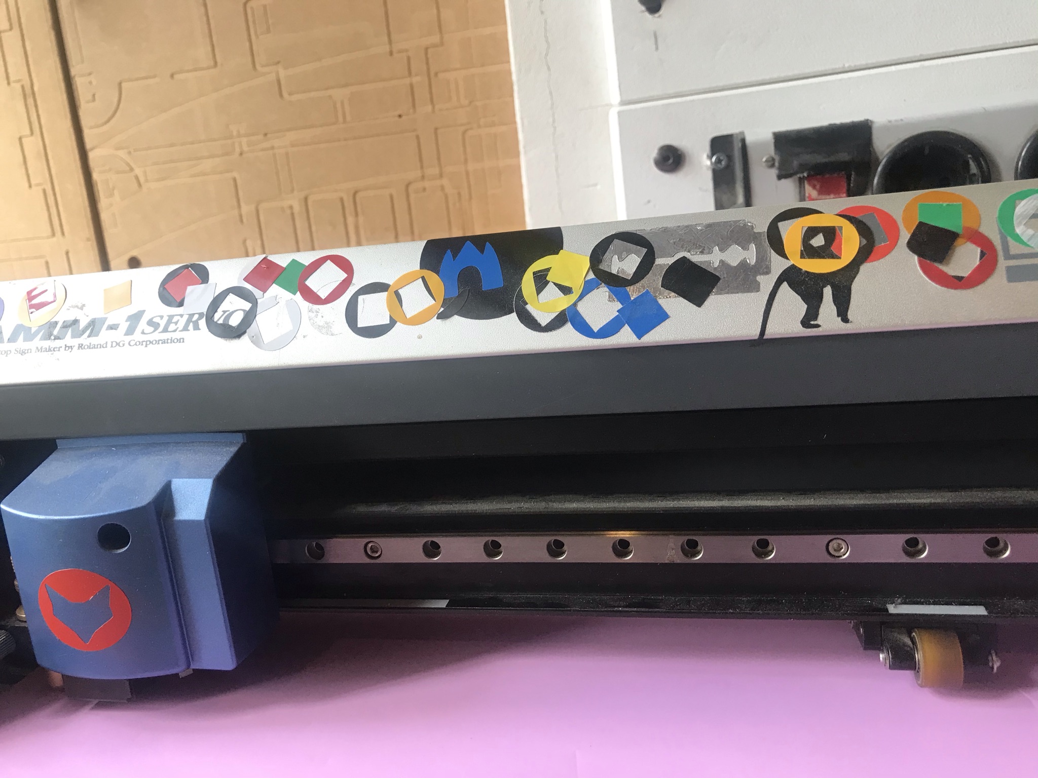How to use the Roland vinyl cutter - Waag/Fablab Amsterdam